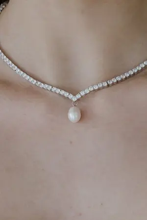 UNTAMED PETALS Aura Crystal Necklace