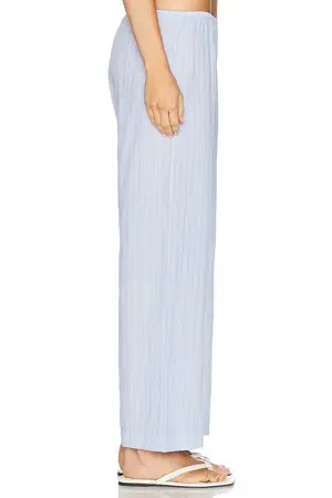 Donni. Eyelet Pop Simple Crop Pant