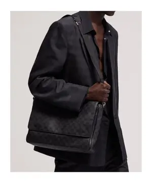 Gucci Essence Classic Medium Crossbody Bag