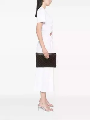 LOUIS VUITTON 2017 Monogram Etui Voyage Gm Clutch Bag