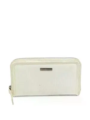 Burberry Zip-up Wallet