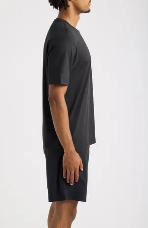 SANTO STUDIO Line Up Performance Graphic T-shirt