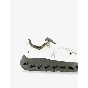 On Cloudtilt Mesh Trainers