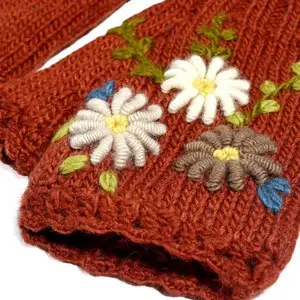 NIRVANNA DESIGNS Bloom Mittens - White