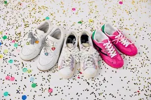 PACKED PARTY Lace Bow And Gold Charm Shoe Charm Set