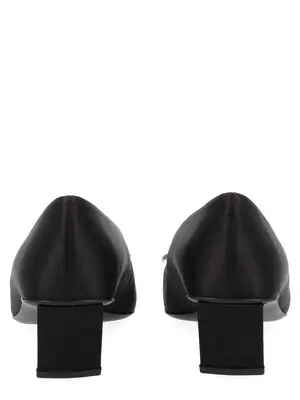ROGER VIVIER Belle Décolleté Pumps With Embellished Buckle