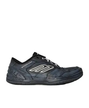 Balenciaga Distressed Low-top Sneakers - Black