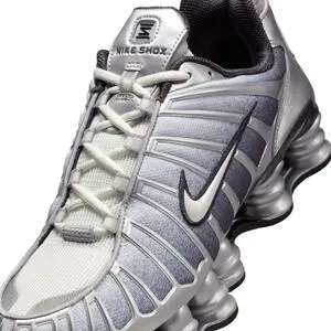 Nike Shox Sneakers - Gray