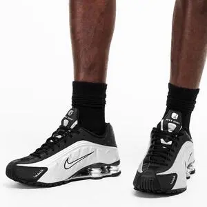 Nike Shox "classic Logo" Sneakers - Black