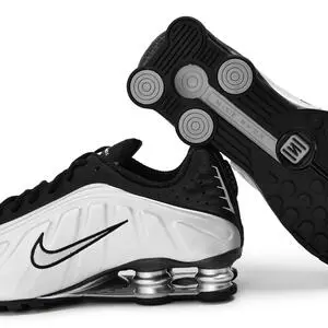 Nike Shox "classic Logo" Sneakers - Black