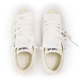 Off-White Low Top Sneakers With Zip-tie Tag