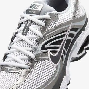 Nike Simple Running Shoes