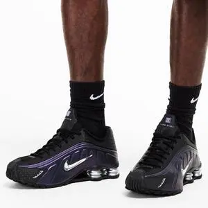 Nike Shox R4 Jewel Low Top Sneakers - Black
