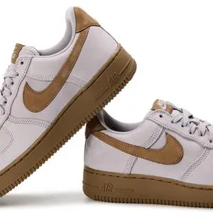 Nike Force 1 Retro Low Top Sneakers