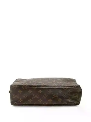 LOUIS VUITTON Monogram Canvas Trousse Toilette 28 Clutch