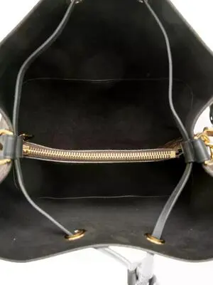 LOUIS VUITTON 2021-2026 Monogram Neonoe Mm Bucket Bag
