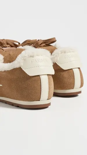 Farm Rio Sherpa Sneakerinas