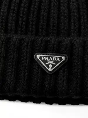 Prada Logo-plaque Ribbed-knit Beanie Hat