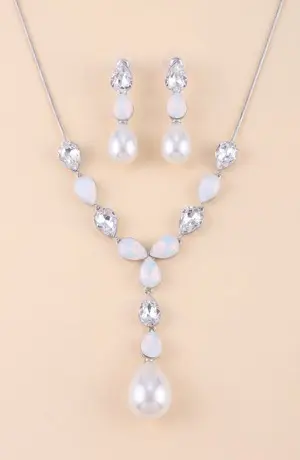 MODENAIRE Pearl Drop Necklace And Earrings Set