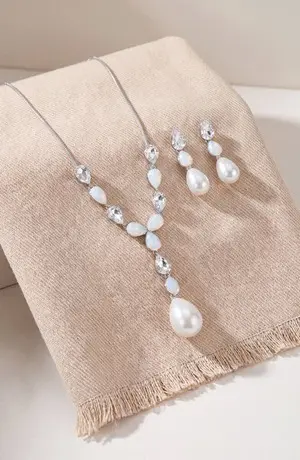 MODENAIRE Pearl Drop Necklace And Earrings Set
