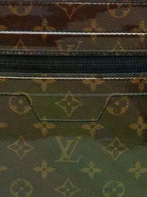 LOUIS VUITTON 2018 Cosmo Monogram Glaze Pochette