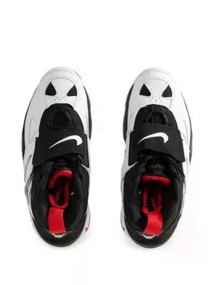 Nike Diamond Turf Ii Sneakers