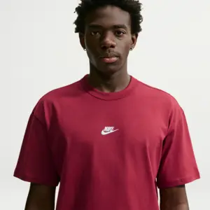 Nike Sportswear Premium Essentials T-shirt - Red
