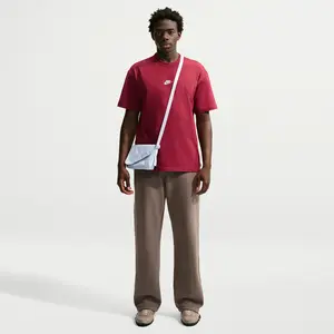 Nike Sportswear Premium Essentials T-shirt
