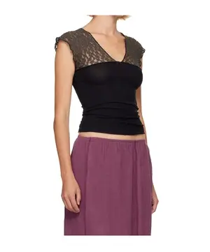 BASERANGE Sleeveless Top
