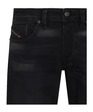 DIESEL® Logo Patch Straight-leg Jeans