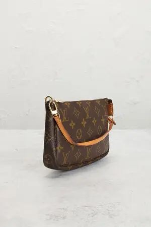 LOUIS VUITTON Monogram Pochette Accessoires Shoulder Bag