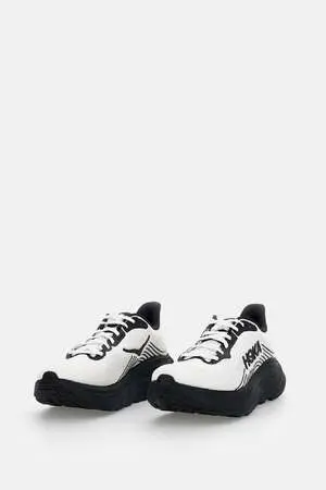 HOKA® Clifton 11 Road Running Sneakers - Bianco