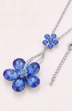 MODENAIRE Crystal Daisy Flower Pendant Necklace