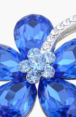 MODENAIRE Crystal Daisy Flower Pendant Necklace