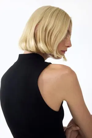 H&M Viscose Ribbed Mock Turtleneck Sleeveless Top
