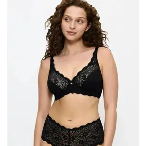 TRIUMPH Amourette Floral Lace Underwire Bra - Black