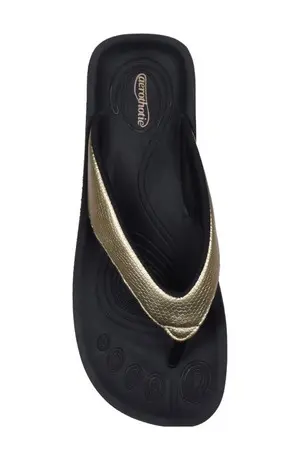 AEROTHOTIC Meira Croc-embossed Platform Flip-flop - Gold
