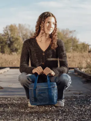 OUT OF THE WOODS Walrus Lunch Cooler - Navy