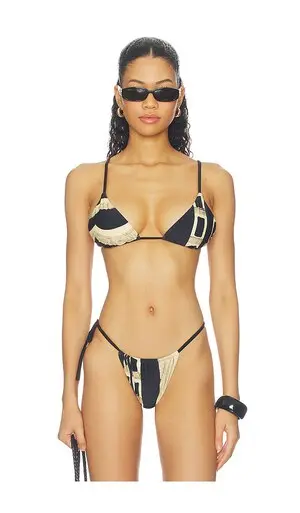 SIR. Sona String Triangle Top