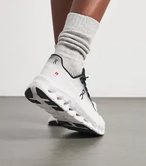 On Cloudtilt Trainers - Black