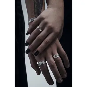 DISTURBIA Rosethorn Sterling Ring - Silver