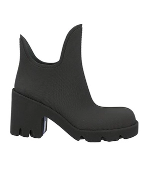 Burberry Minimal Round-toe Ankle Boots - Black