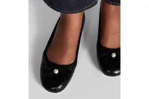 Dior Quilted Leather Ballerina Flats With Bow And Cd Pearl Detail - Black