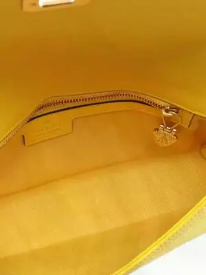 Gucci Gg Canvas Shoulder Bag - Yellow