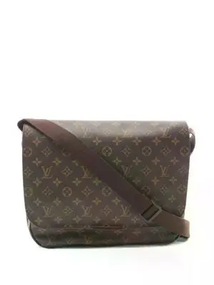 LOUIS VUITTON Beaubourg Monogram Messenger Bag