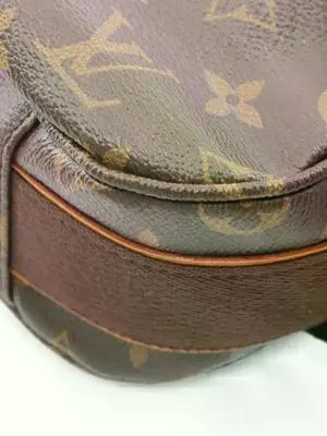 LOUIS VUITTON Beaubourg Monogram Messenger Bag