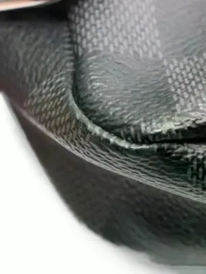 LOUIS VUITTON 2020 Avenue Damier Graphite Messenger Bag