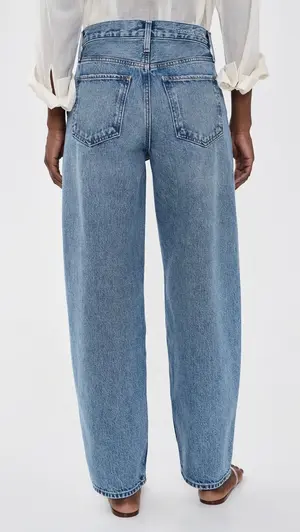 FAVORITE DAUGHTER The Mercer Easy Barely Barrel Jeans