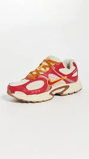 Nike V5 Rnr Shoes - University Red