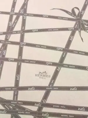 Hermès 2010s 90 Carre Bolduc Scarf - Neutrals